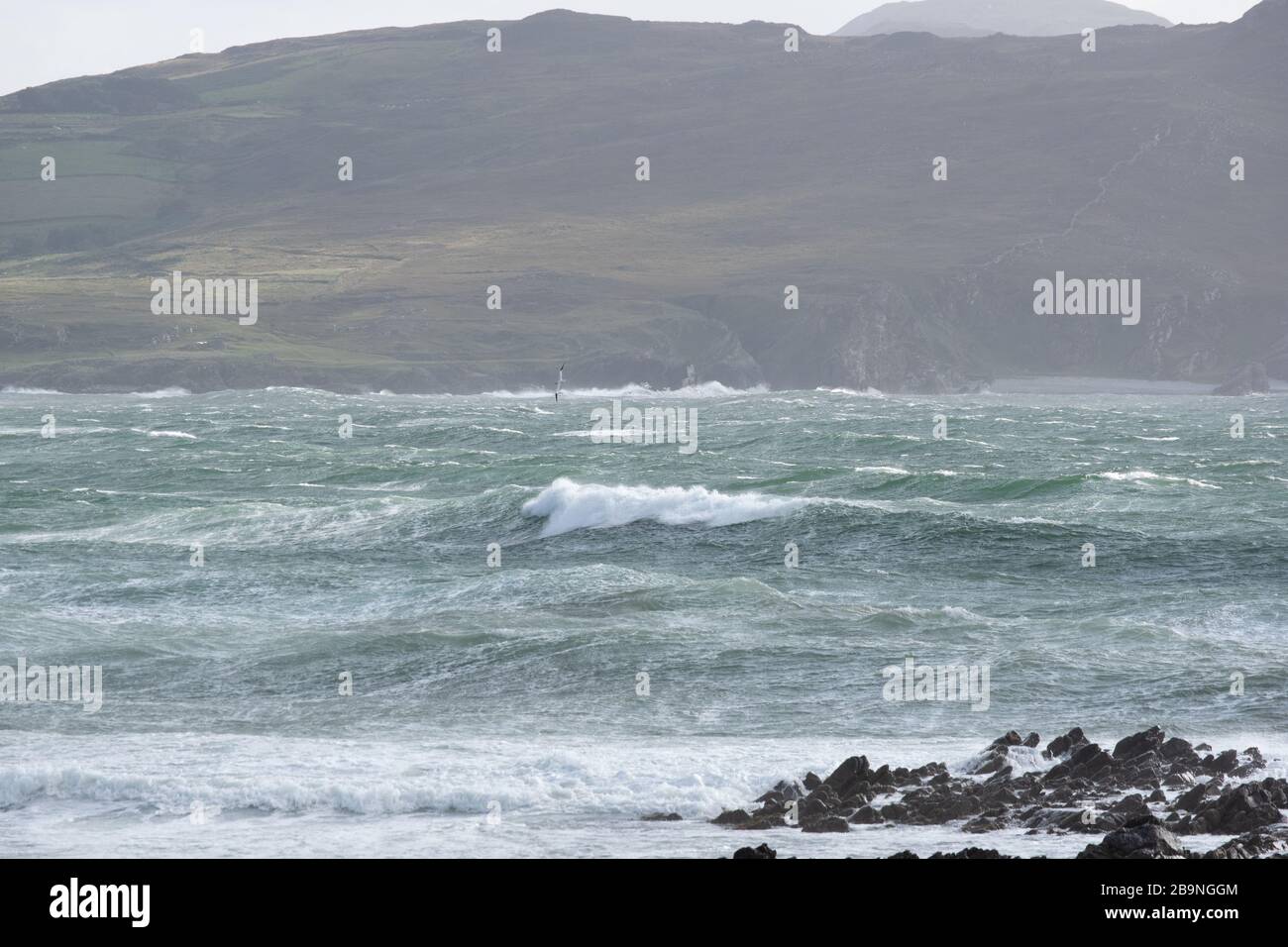 White horses waves hi-res stock photography and images - Alamy