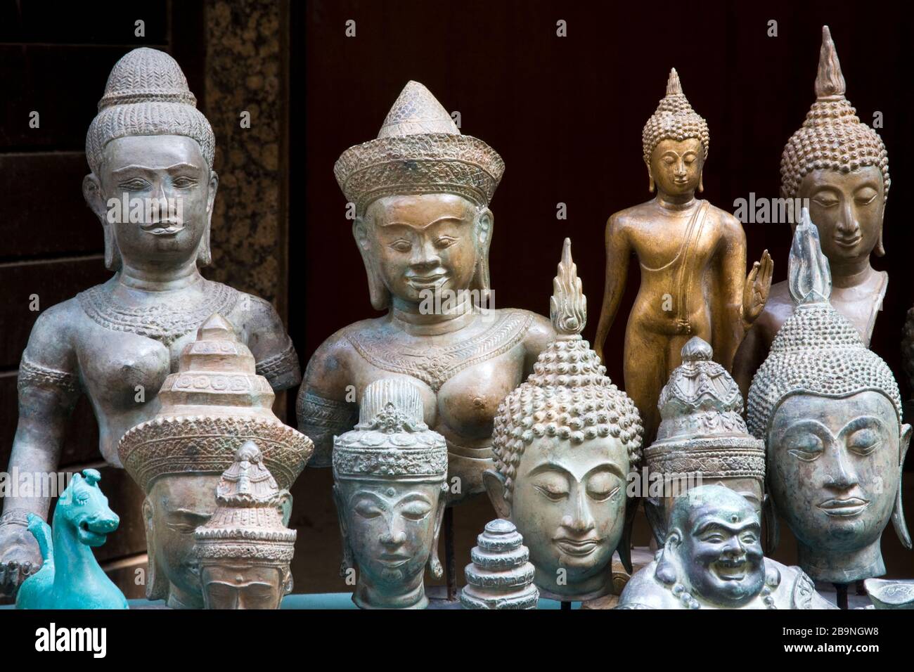 Antique store on Cat Street (Upper Lascar Row), Honk Kong, China, Asia ...
