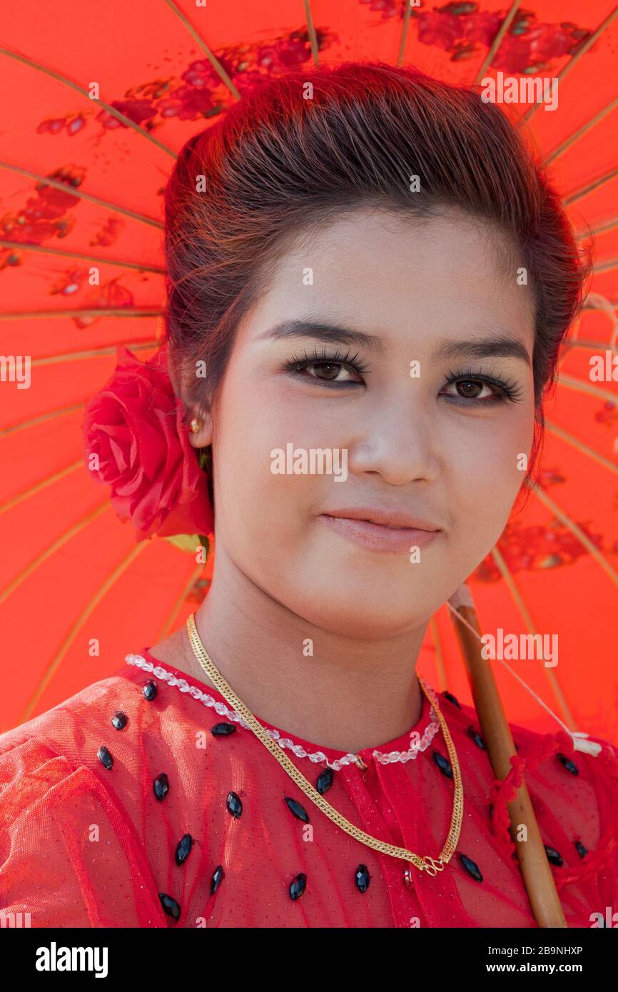 Myanmar traditional dress hi-res stock photography and images - Alamy