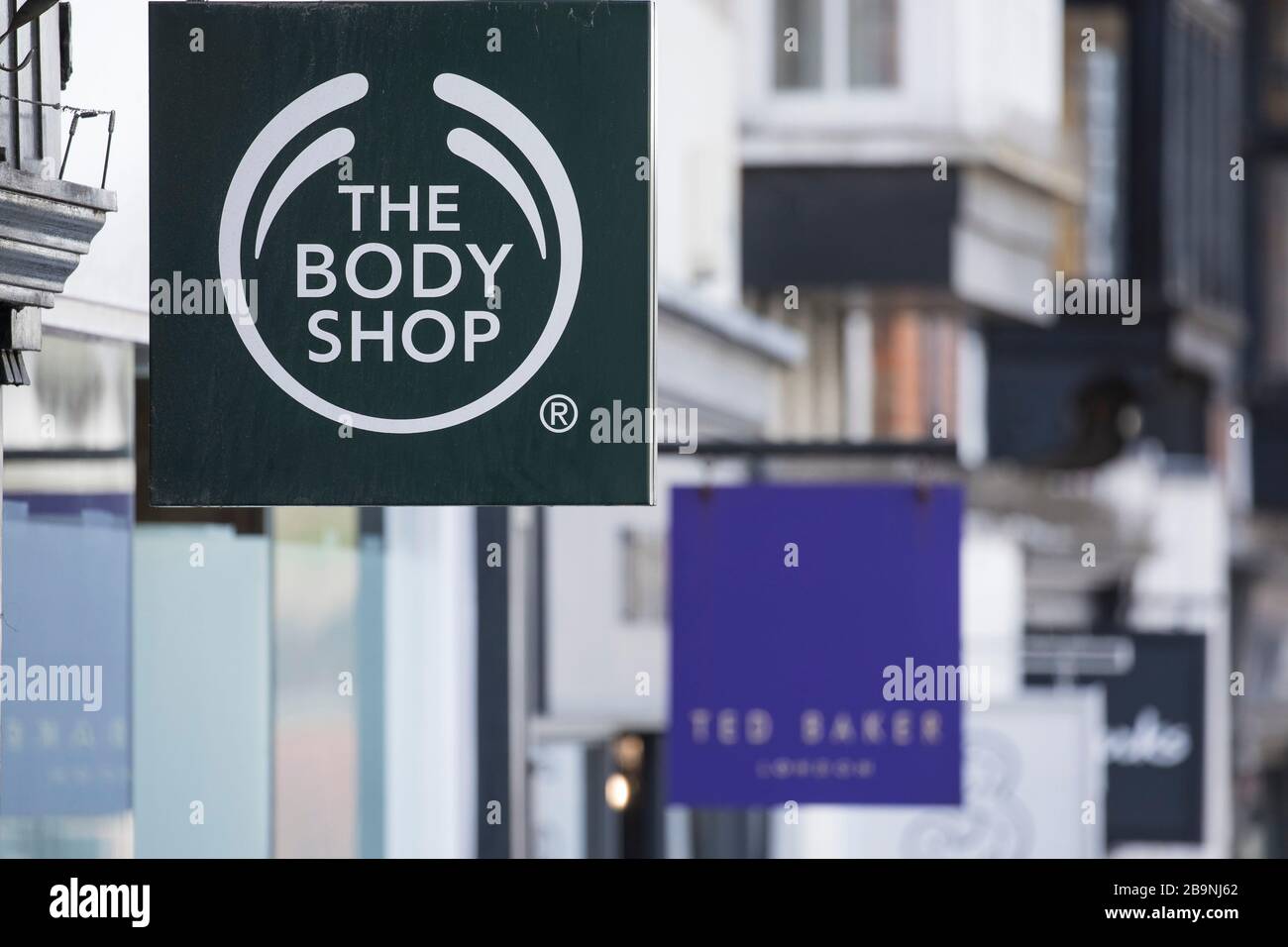 Body shop sign hi-res stock photography and images - Alamy