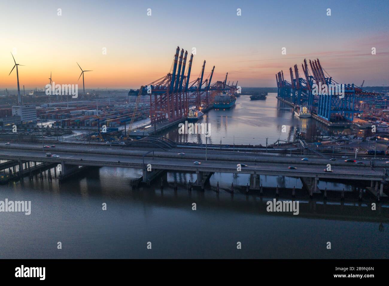 Germany hamburg highway a7 traffic hi-res stock photography and images ...