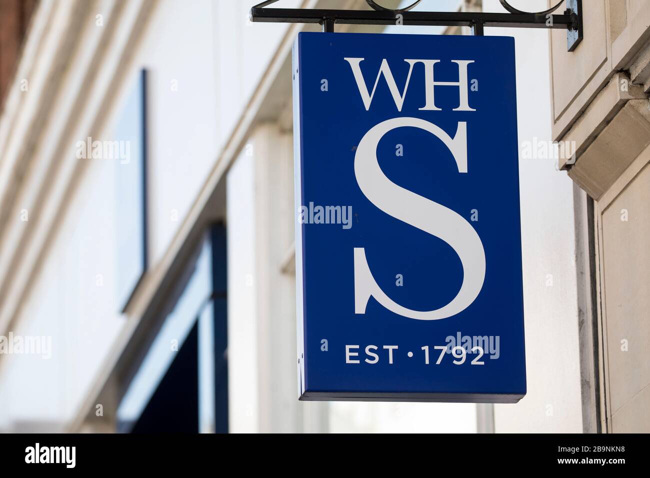 Whsmith sign hi-res stock photography and images - Alamy