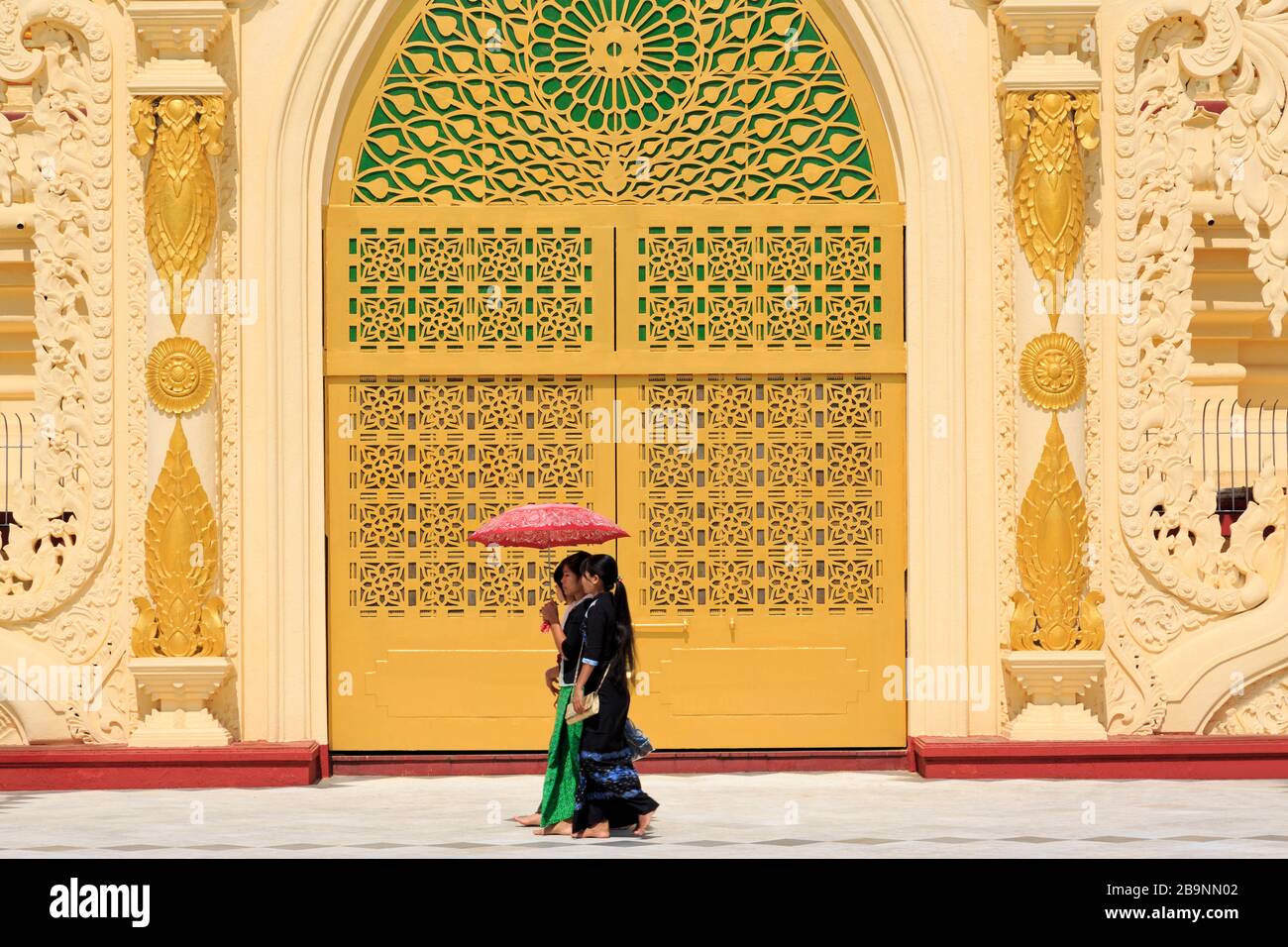 Door in Maha Wizaya Pagoda,Yangon (Rangoon),Myanmar (Burma),Asia Stock ...