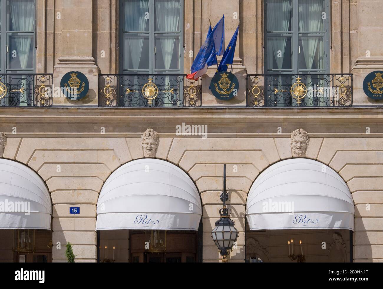 Ritz paris entrance hi-res stock photography and images - Alamy