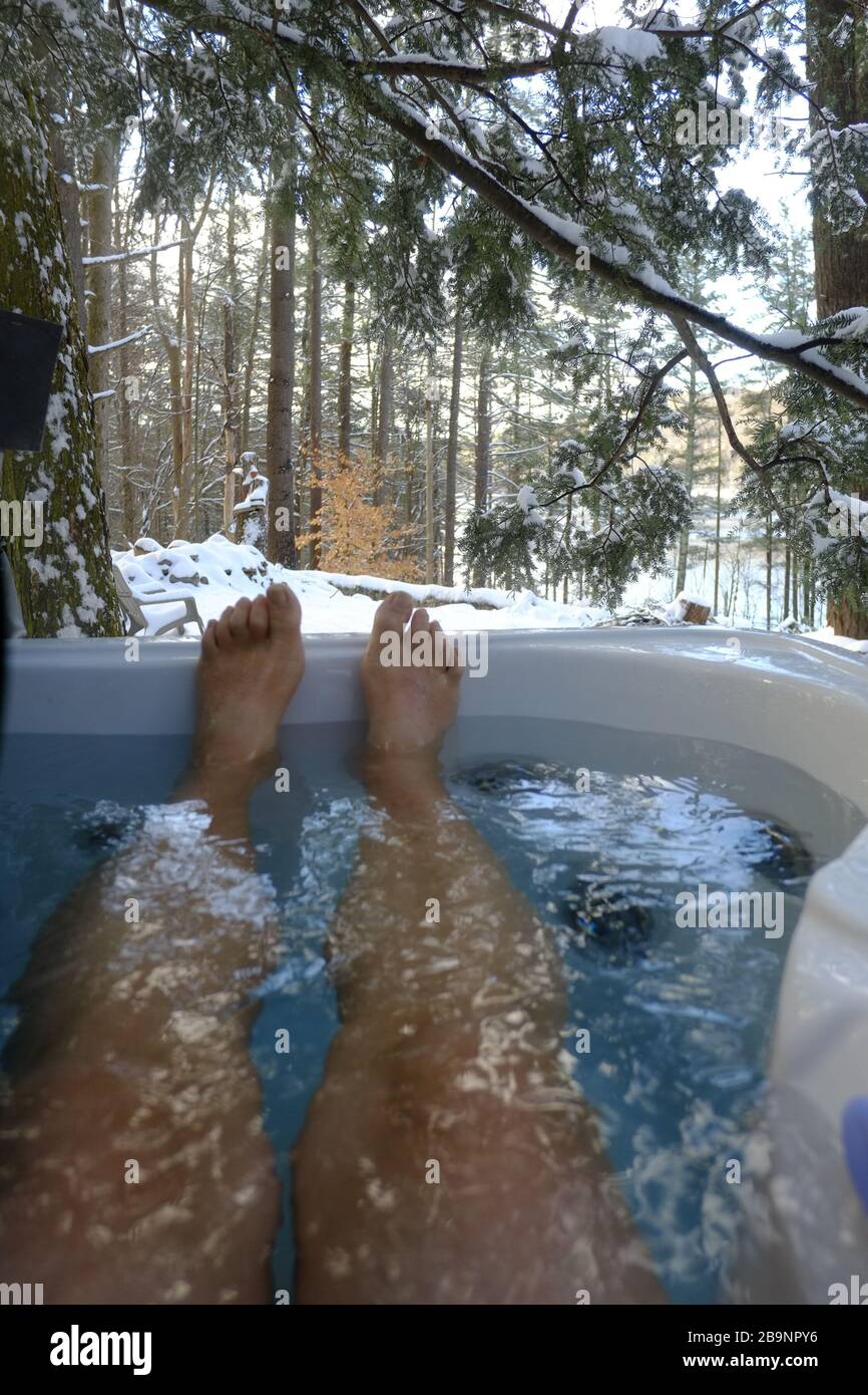 Hot tub snow hi-res stock photography and images - Alamy