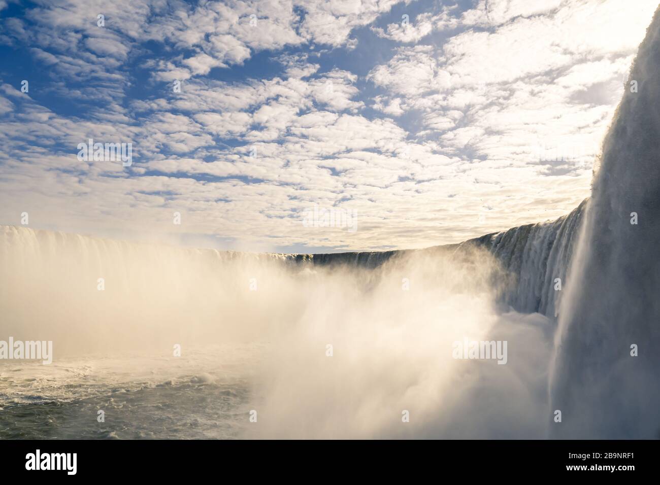 Niagara falls at sunset hi-res stock photography and images - Alamy