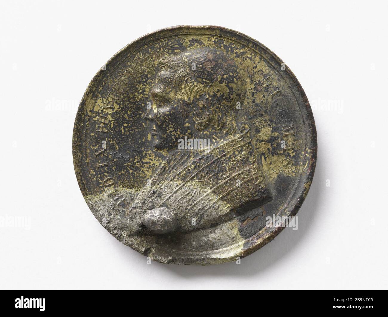 Bronze statue pope pius hi-res stock photography and images - Alamy