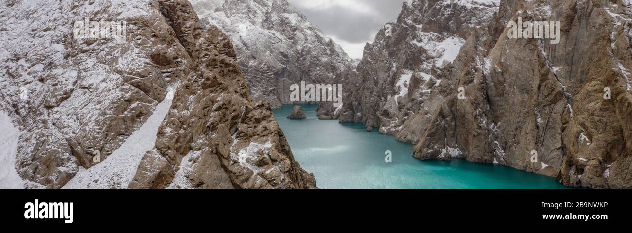 Kel suu lake hi-res stock photography and images - Alamy