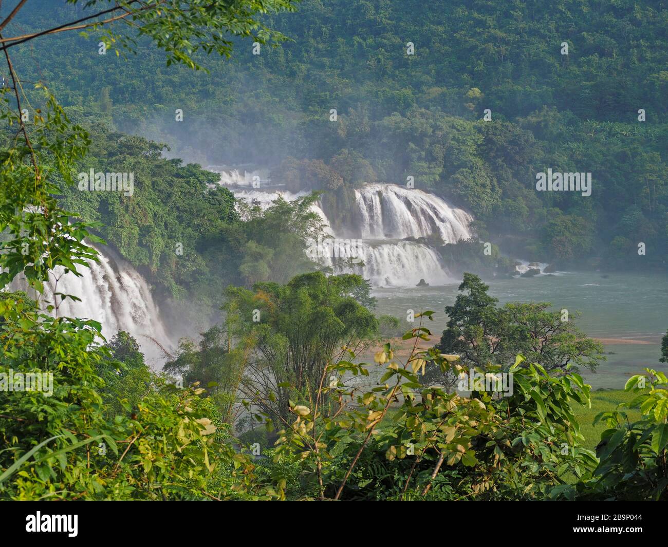 Ban Gioc waterfall at the border between China and Vietnam Stock Photo ...