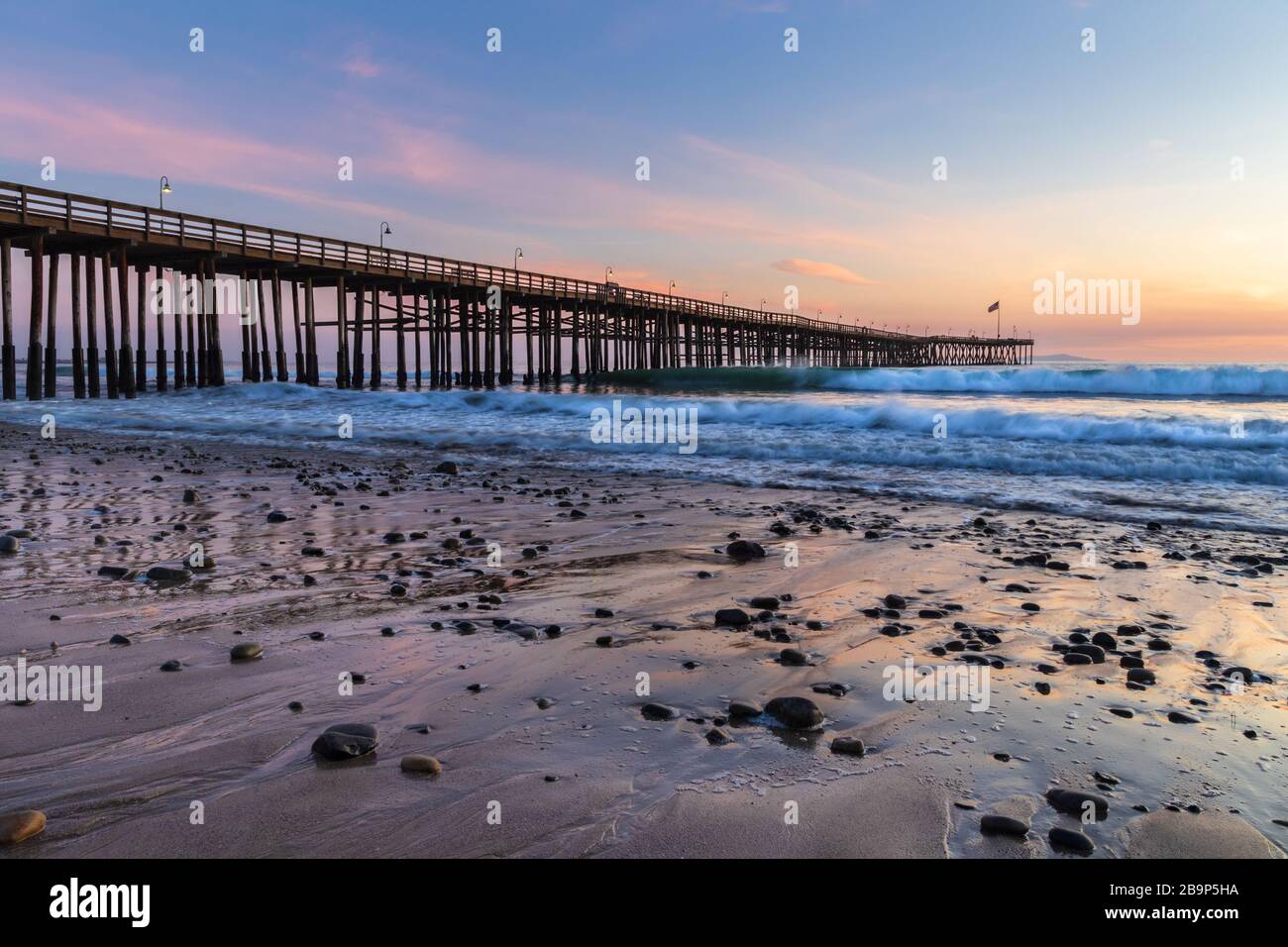 Ventura pier hi-res stock photography and images - Alamy