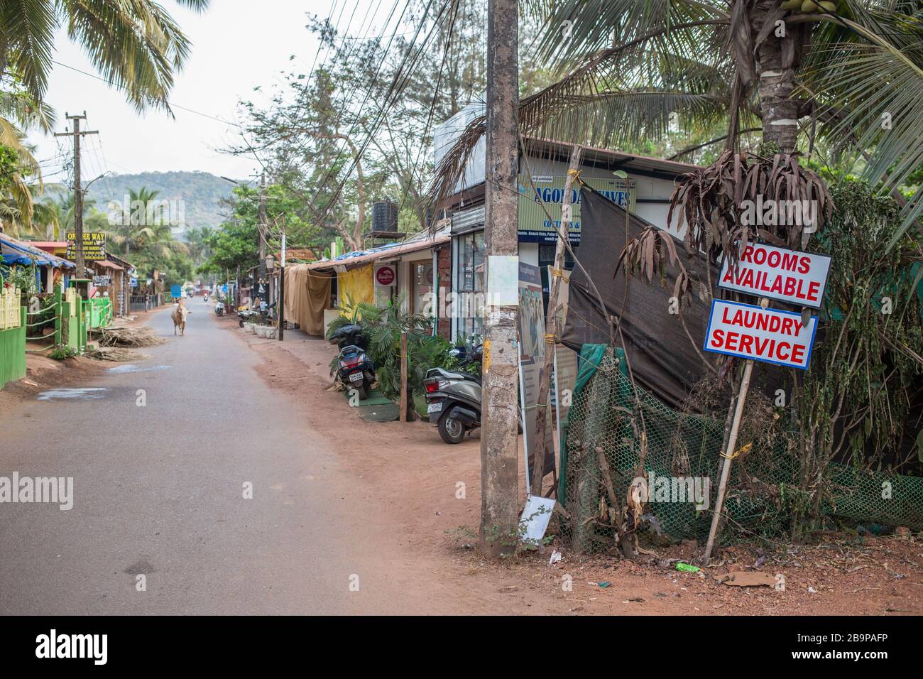 Indian shops during coronavirus lockdown hi-res stock photography and ...