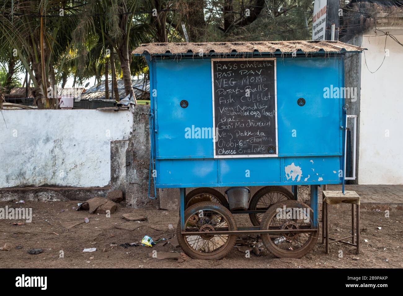 Indian shops during coronavirus lockdown hi-res stock photography and ...