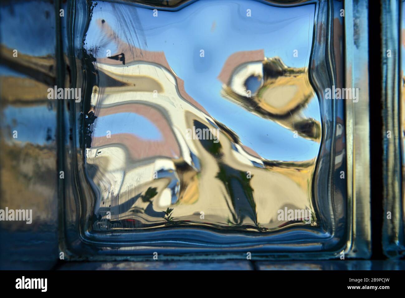 Light through glass block hi-res stock photography and images - Alamy