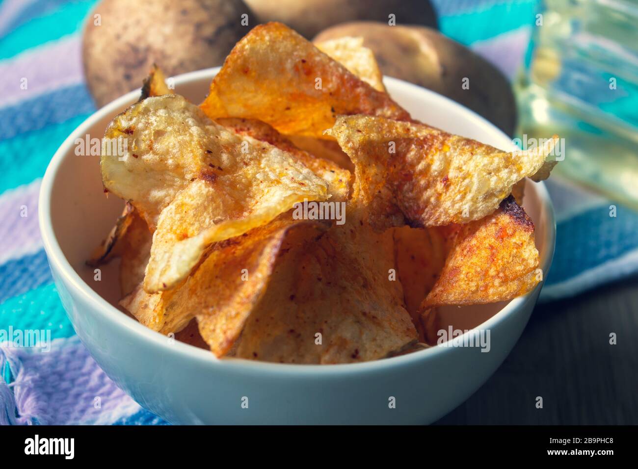 Fresh crispy potato chips hi-res stock photography and images - Alamy