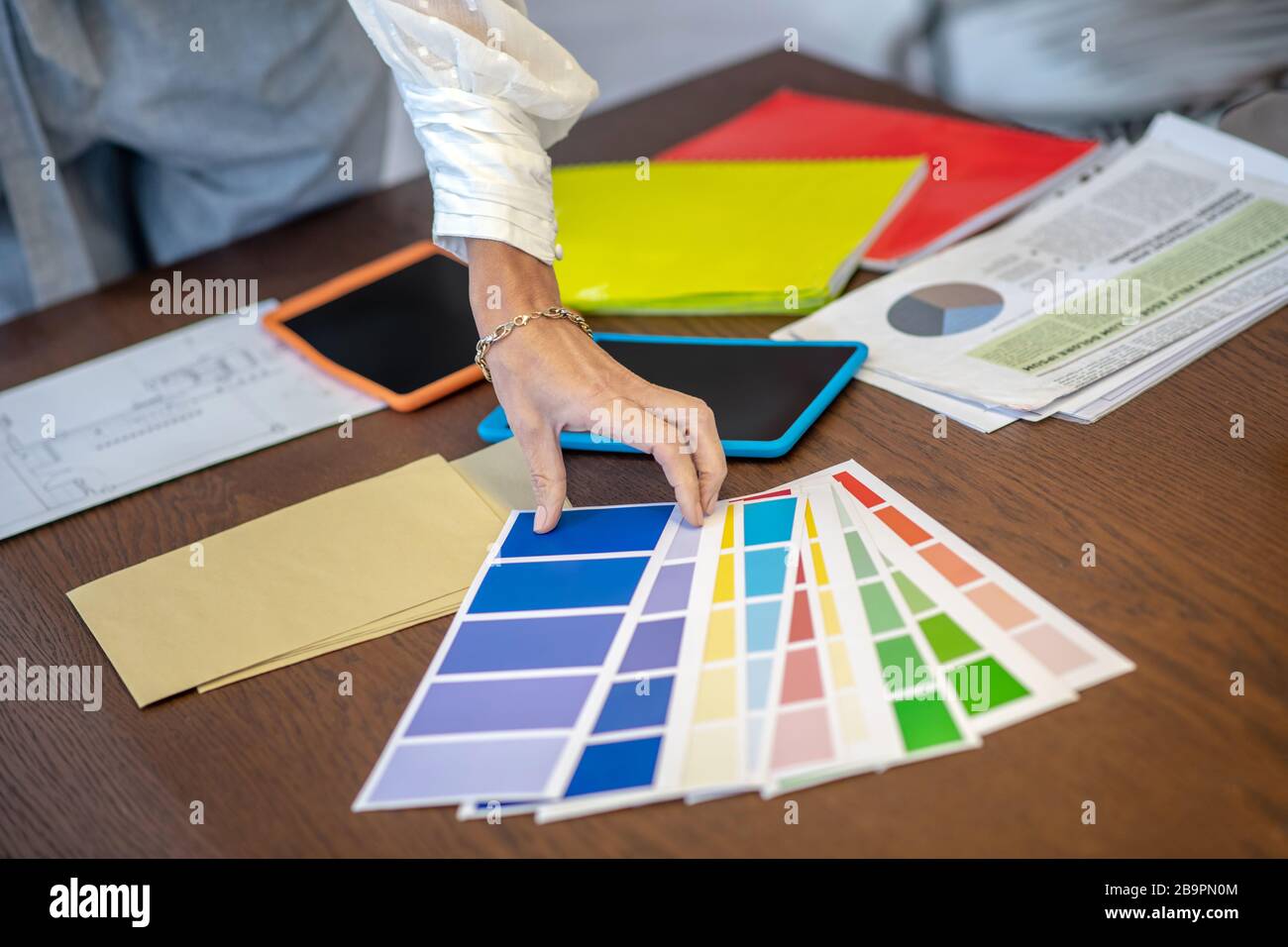 Top view two female designers hi-res stock photography and images - Alamy