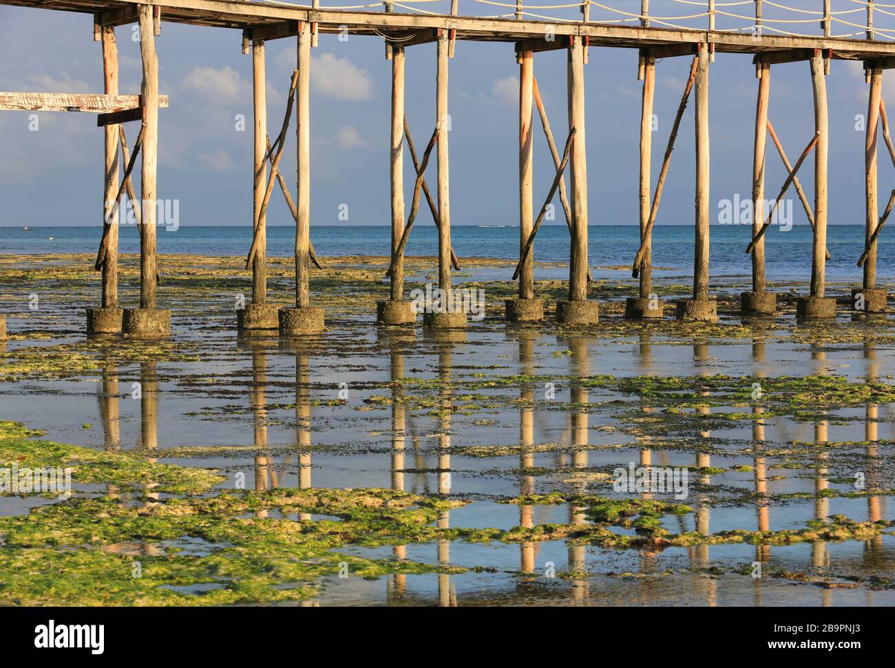 Wood africa zanzibar structure hi-res stock photography and images - Alamy