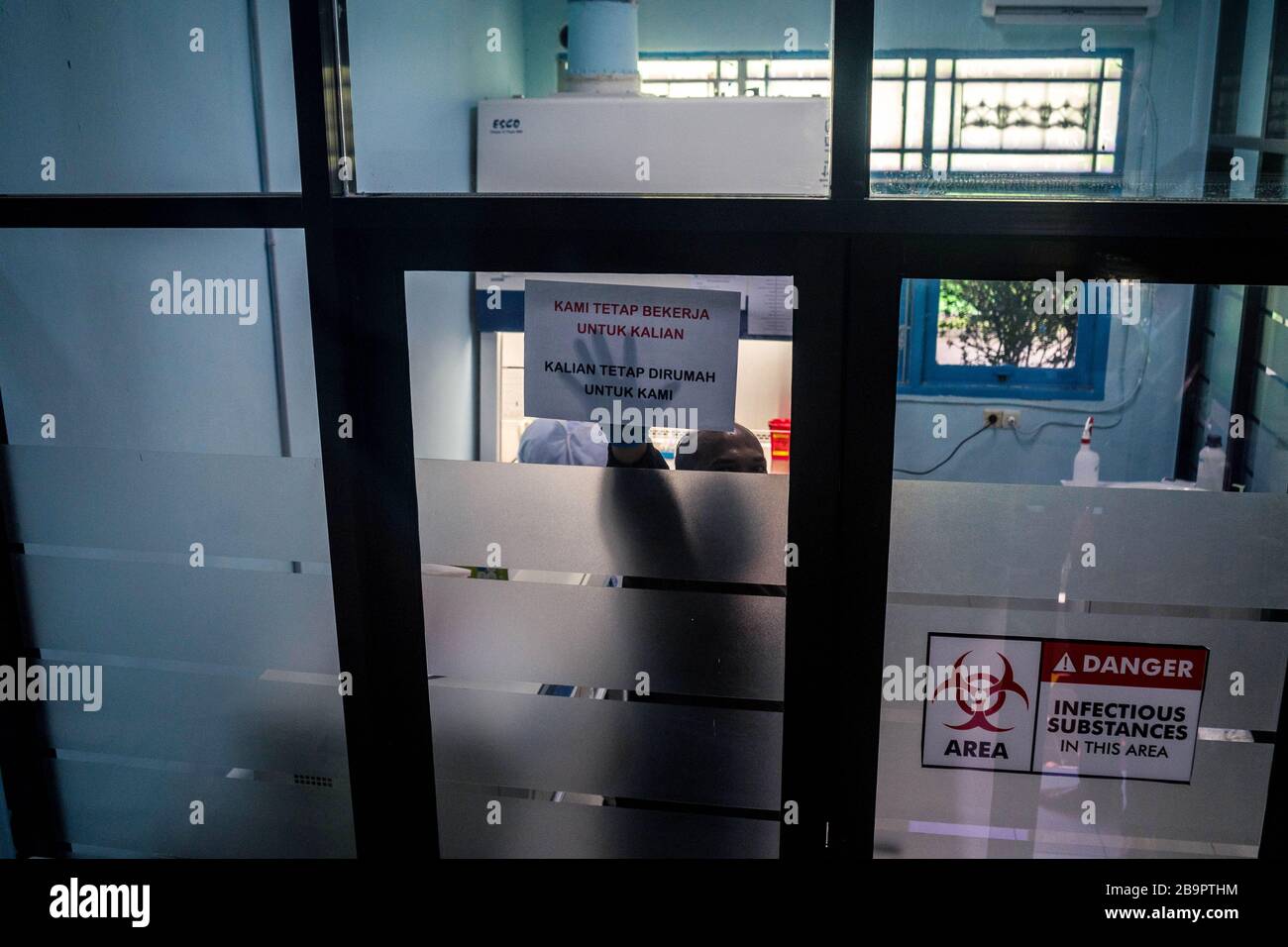 Makassar, South Sulawesi, Indonesia. 25th Mar, 2020. Medical Officers ...