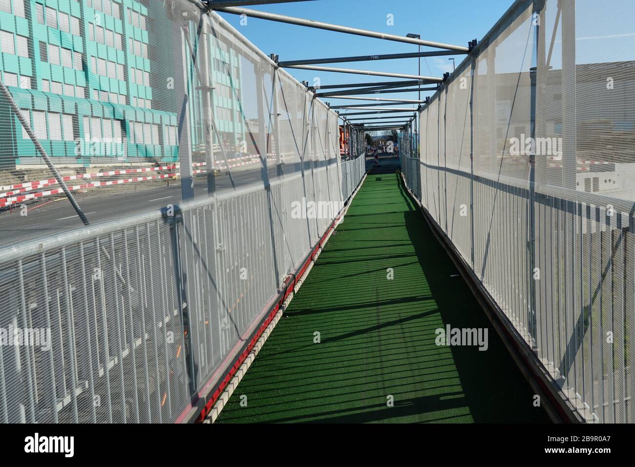 Temporary construction site office hi-res stock photography and images ...