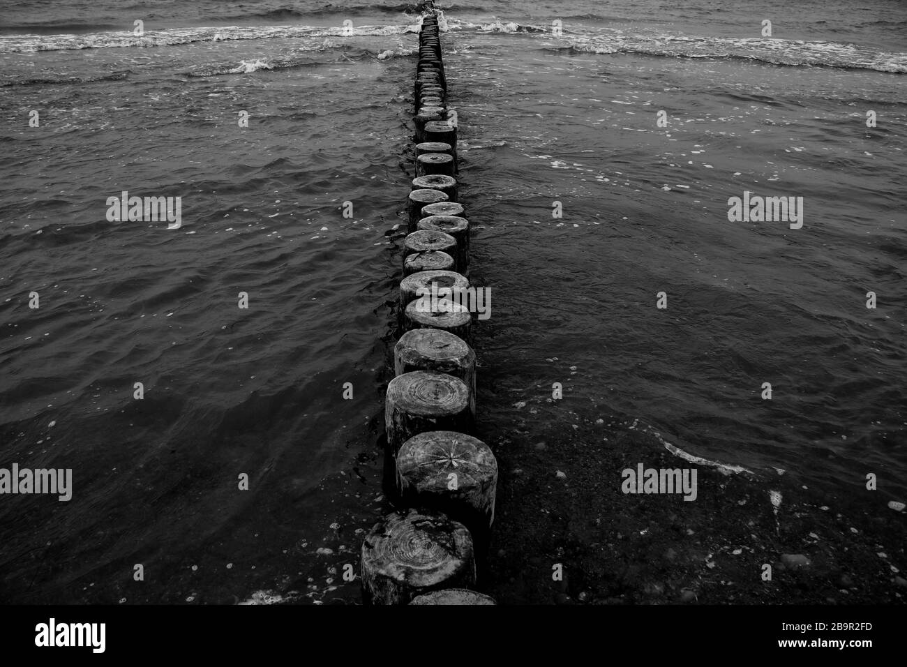wood structure in the sea Stock Photo - Alamy