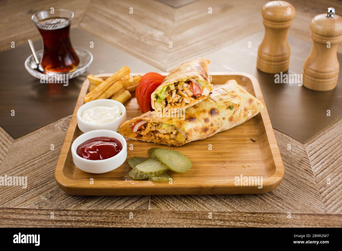 Shawarma bread recipe hi-res stock photography and images - Alamy
