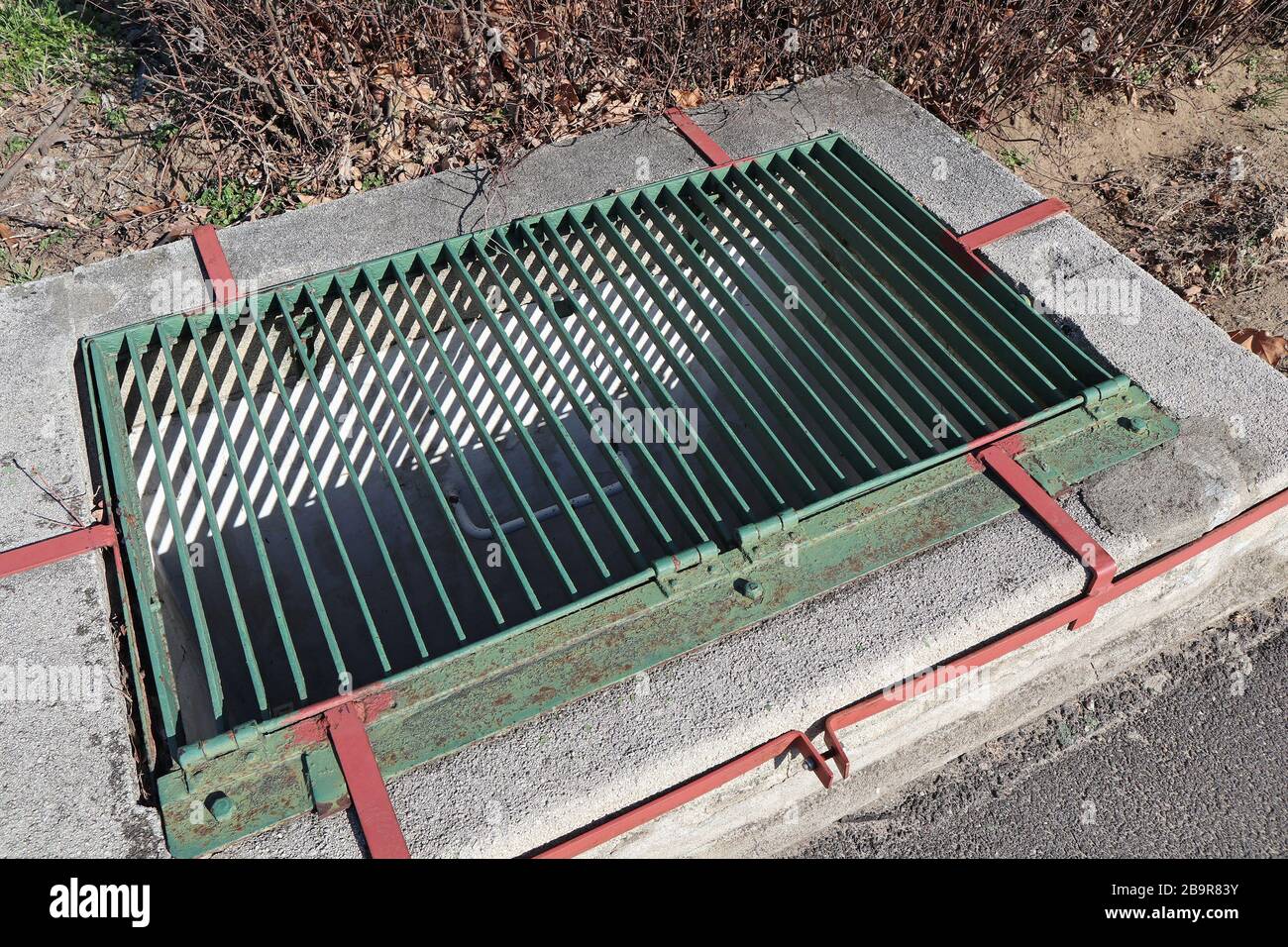 Metal grid of the channel at the clinic Stock Photo - Alamy