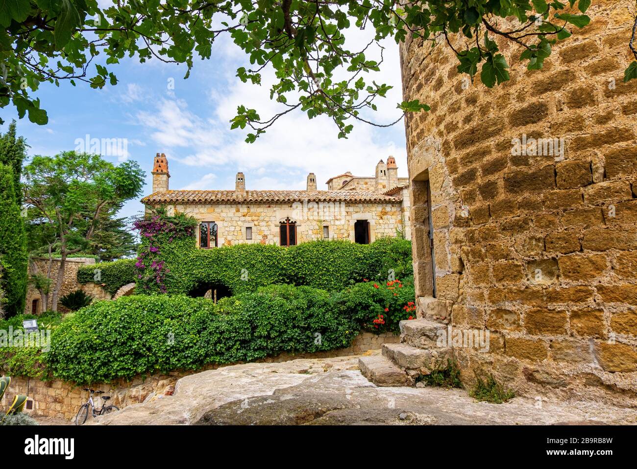 Old town of Pals in Girona, Catalonia, Spain Stock Photo - Alamy