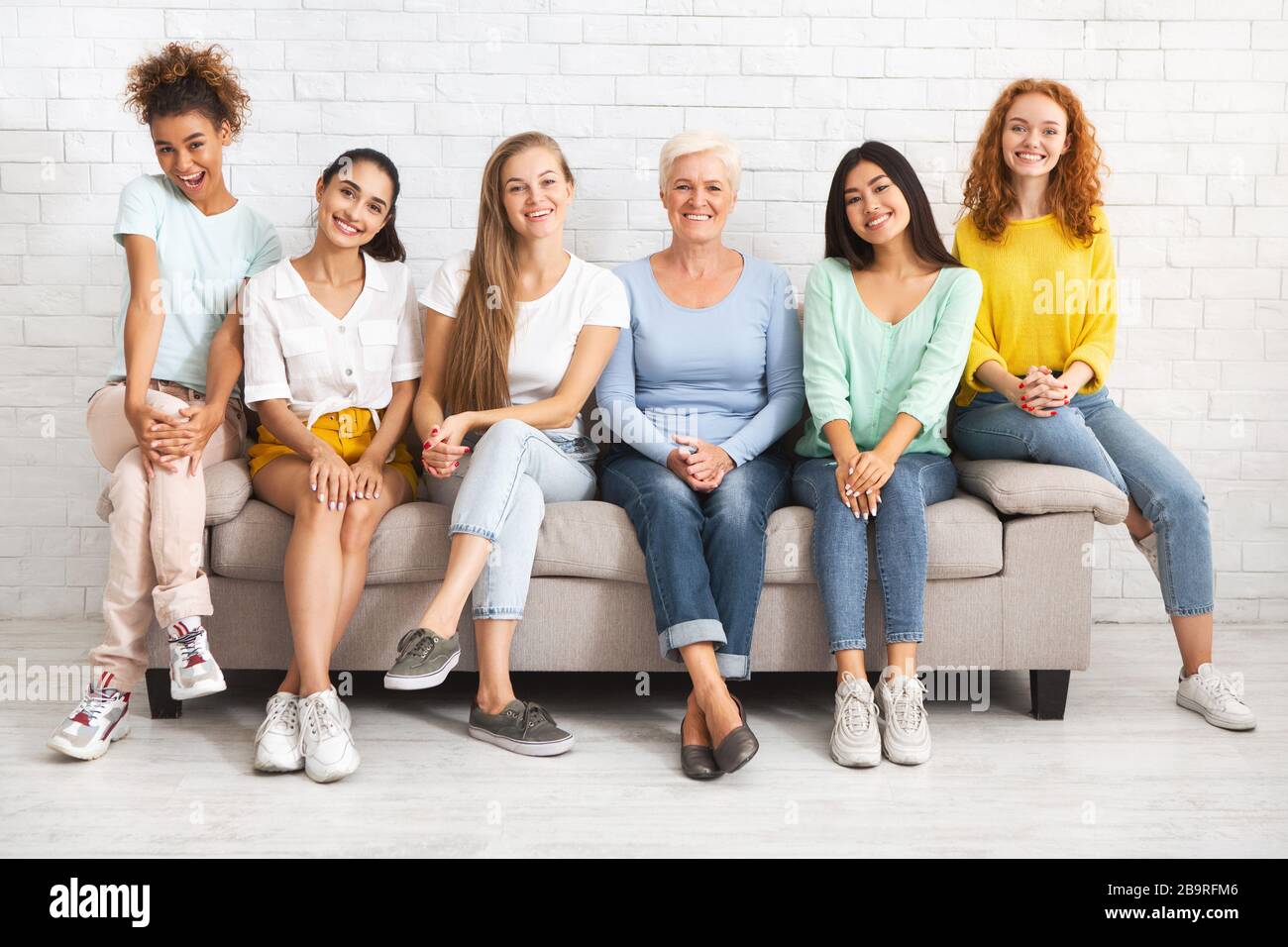 Group of mature ladies hi-res stock photography and images - Alamy