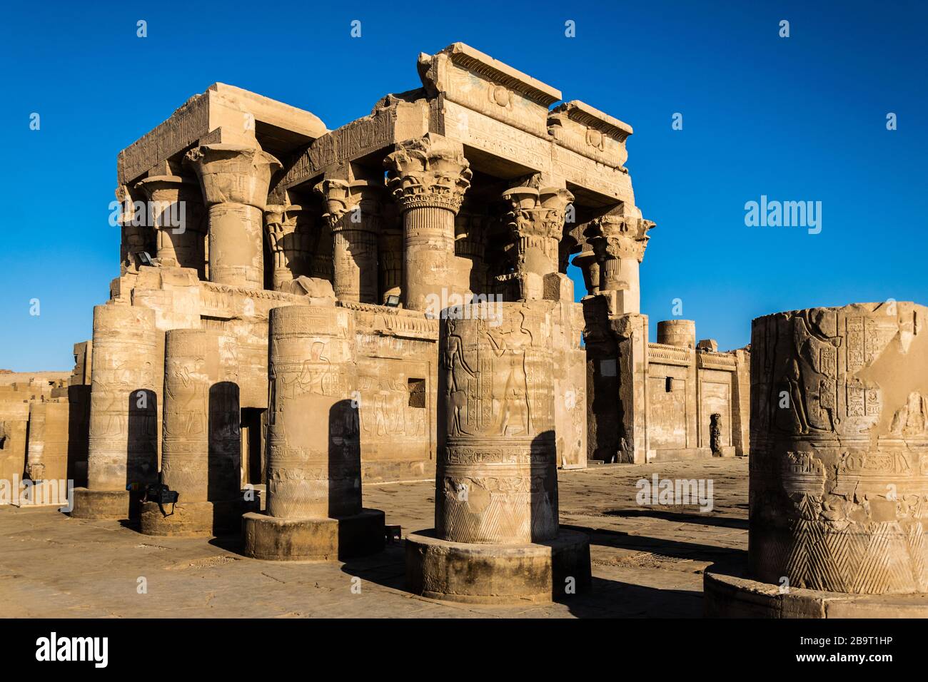 Elephantine ruins hi-res stock photography and images - Alamy