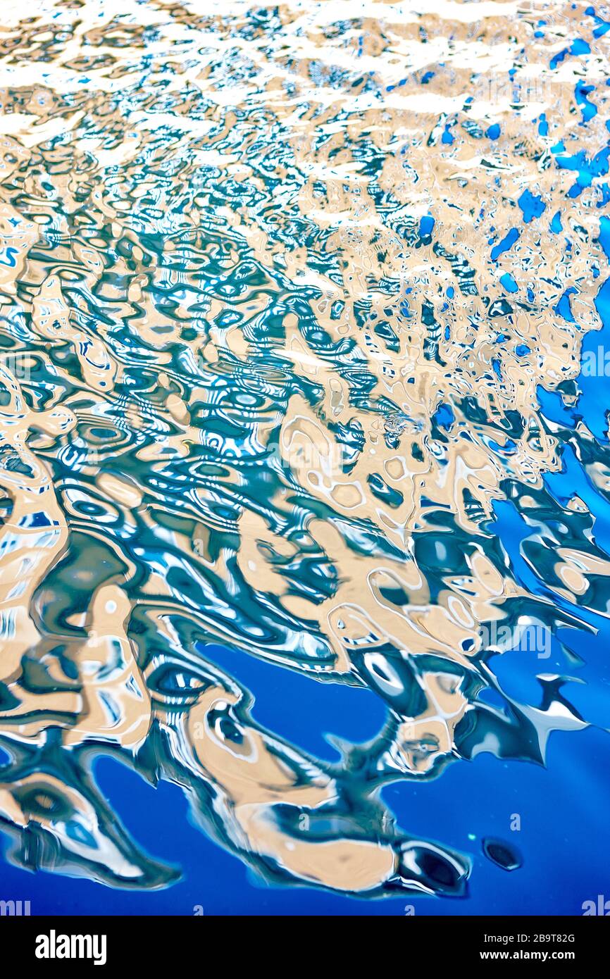Oil in water with different colour hi-res stock photography and images ...