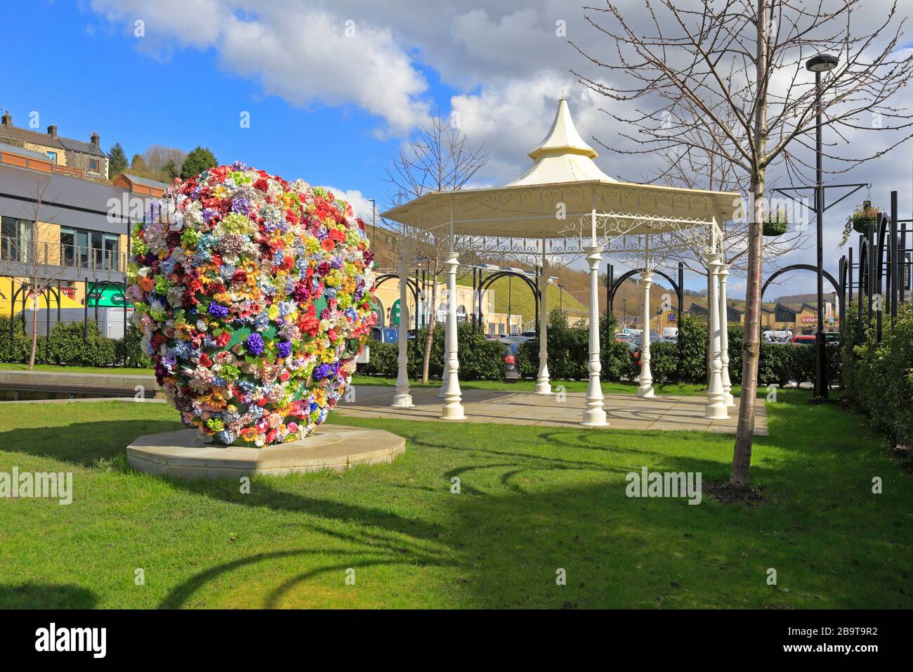 Heart of flowers and bandstand at Fox Valley Retail Park, Stocksbridge ...