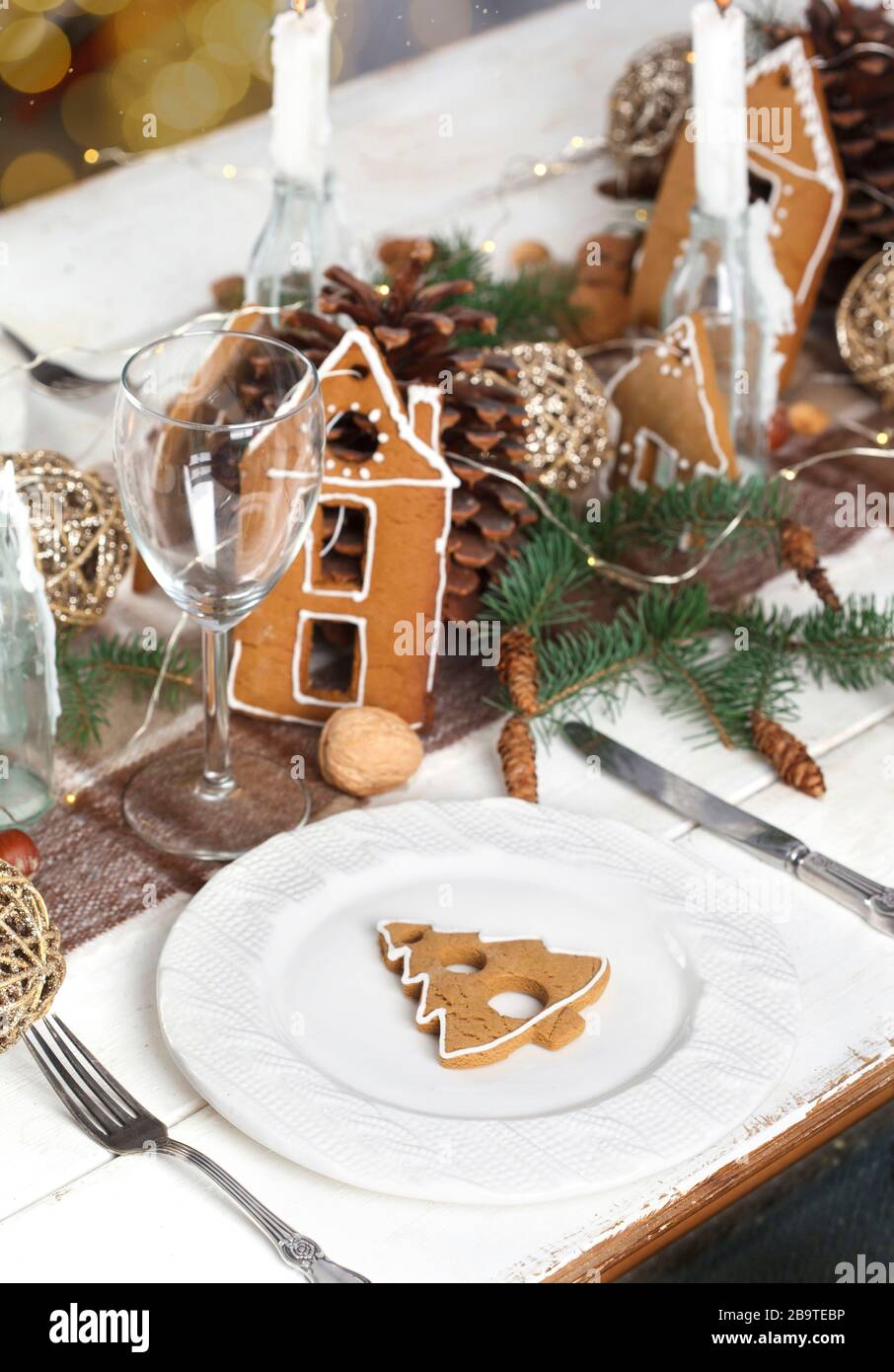 Gingerbread house table setting hi-res stock photography and images - Alamy