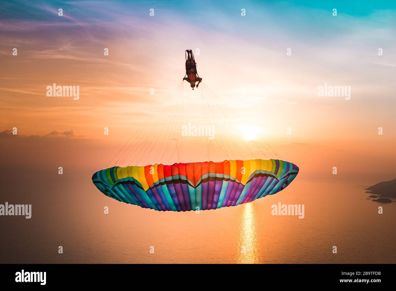Acro flying hi-res stock photography and images - Alamy