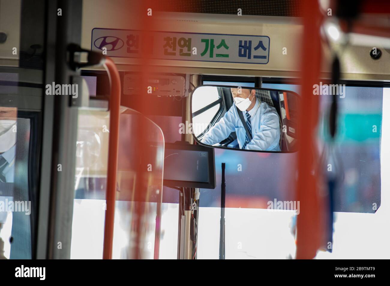 Bus driver covid 19 coronavirus hi-res stock photography and images - Alamy