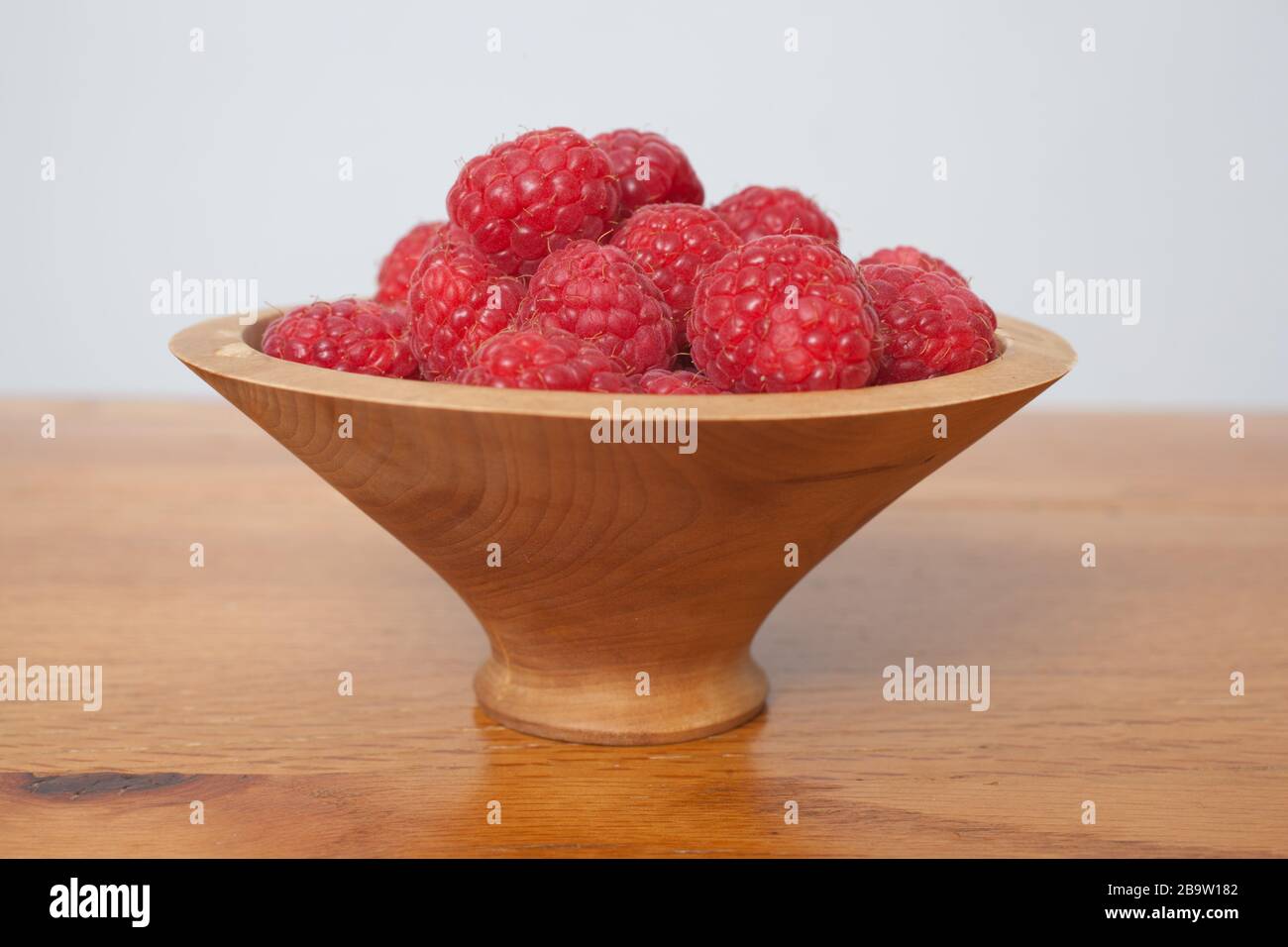 Small wooden bowl hi-res stock photography and images - Alamy