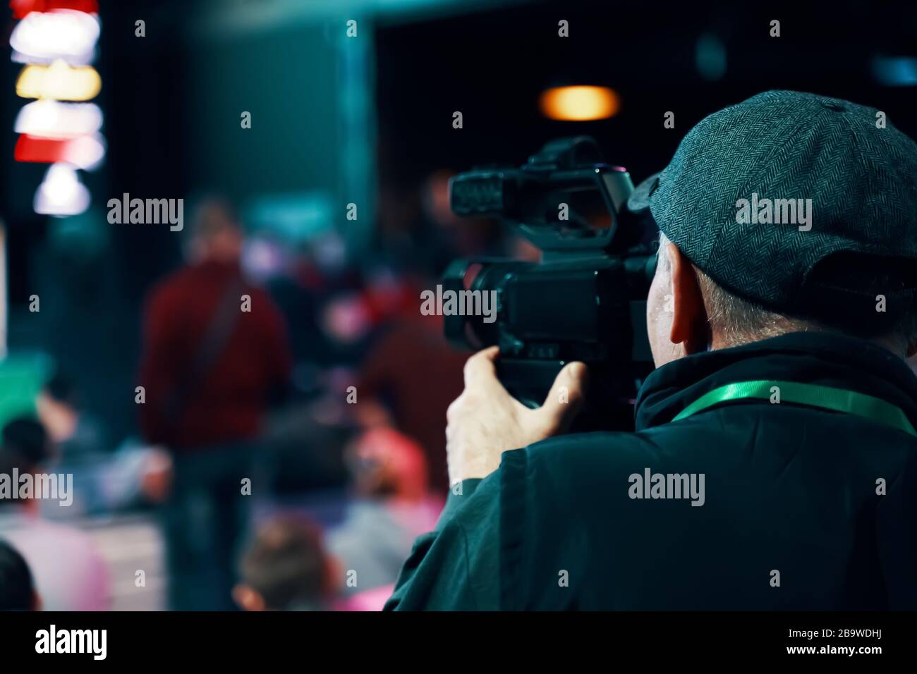 Video camera perform hi-res stock photography and images - Alamy