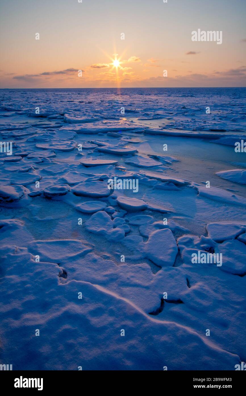 Baltic Sea frozen in ice in winter Stock Photo - Alamy