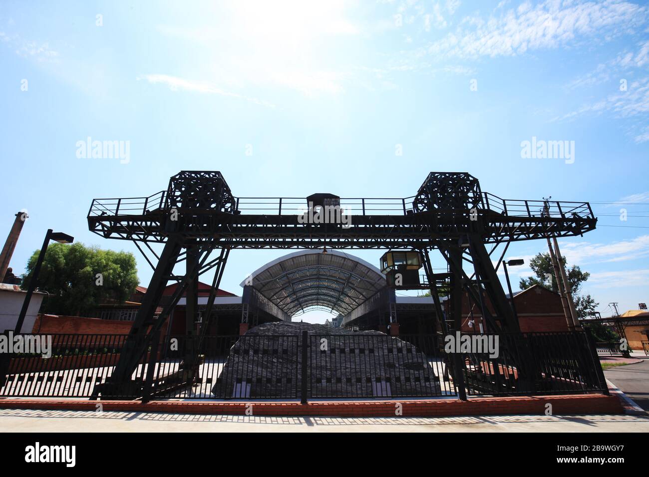Steel gantry hi-res stock photography and images - Alamy