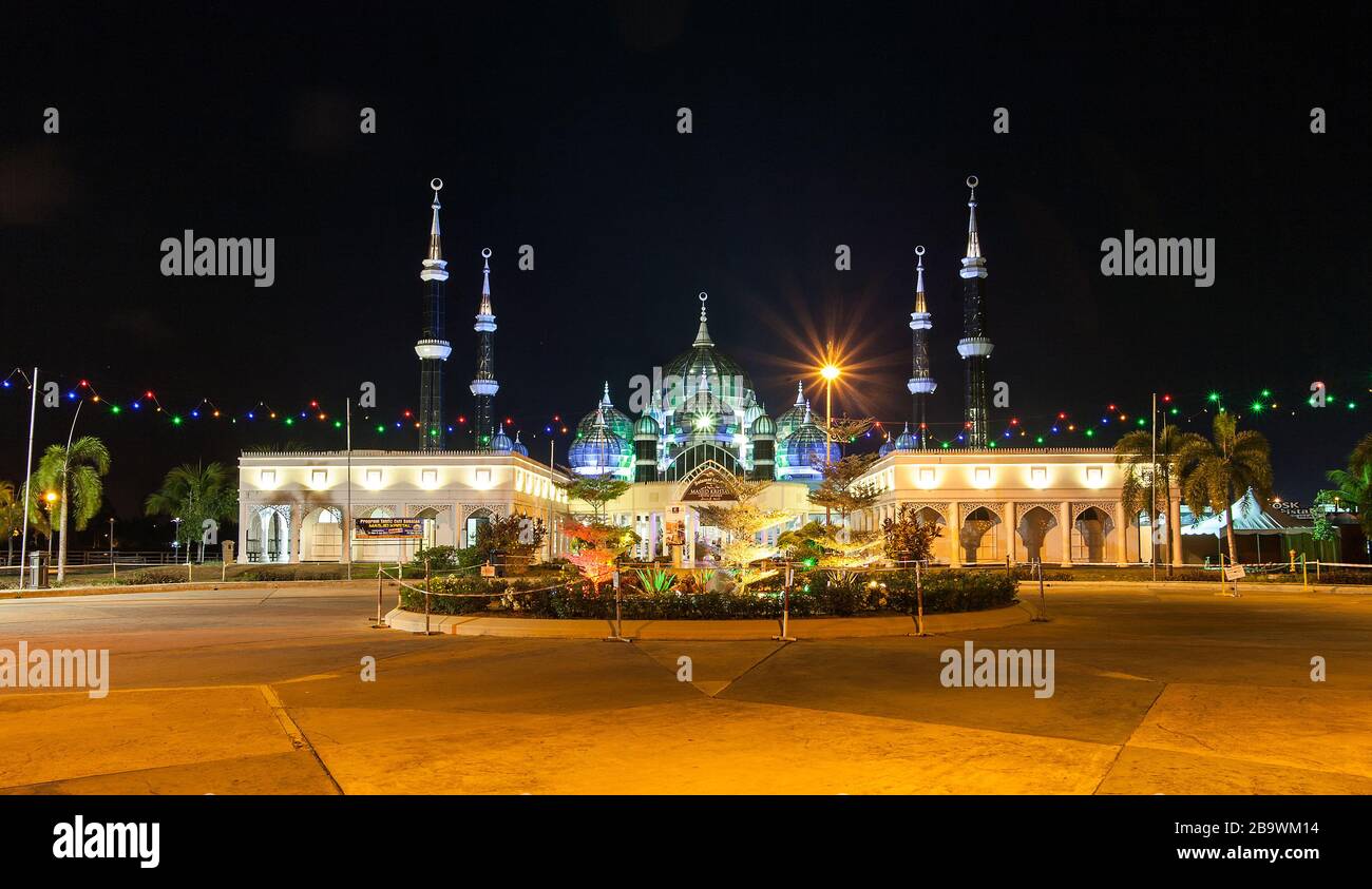 Crystal mosque islamic architecture hi-res stock photography and images ...
