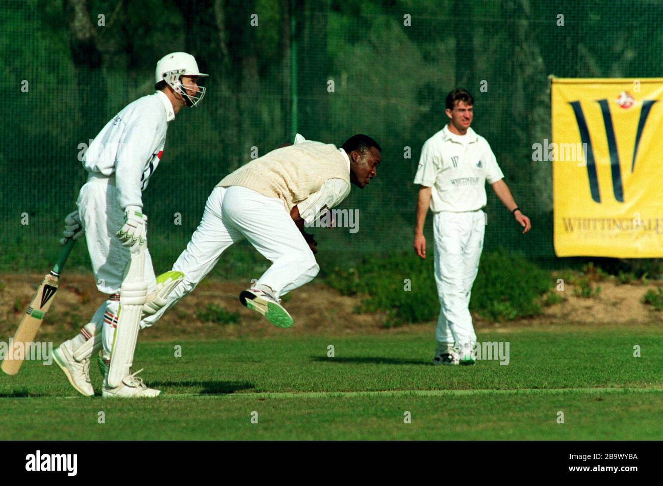 Englands devon malcolm bowling in practice hi-res stock photography and ...
