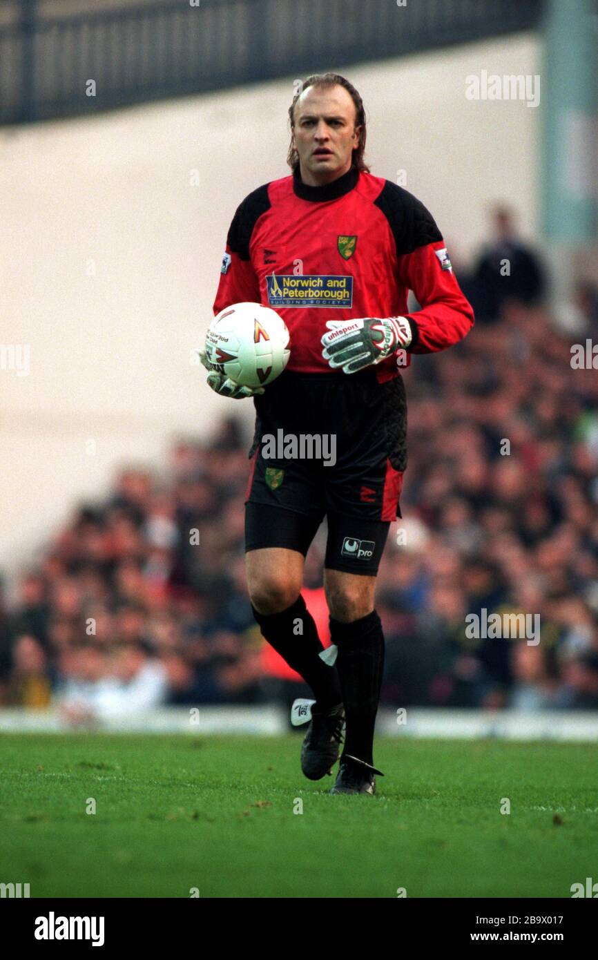 Bryan Gunn Norwich High Resolution Stock Photography and Images - Alamy