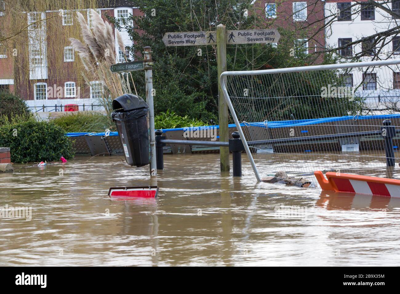 Flooding in Bewdley, Worcestershire, when the River Severn broke its ...