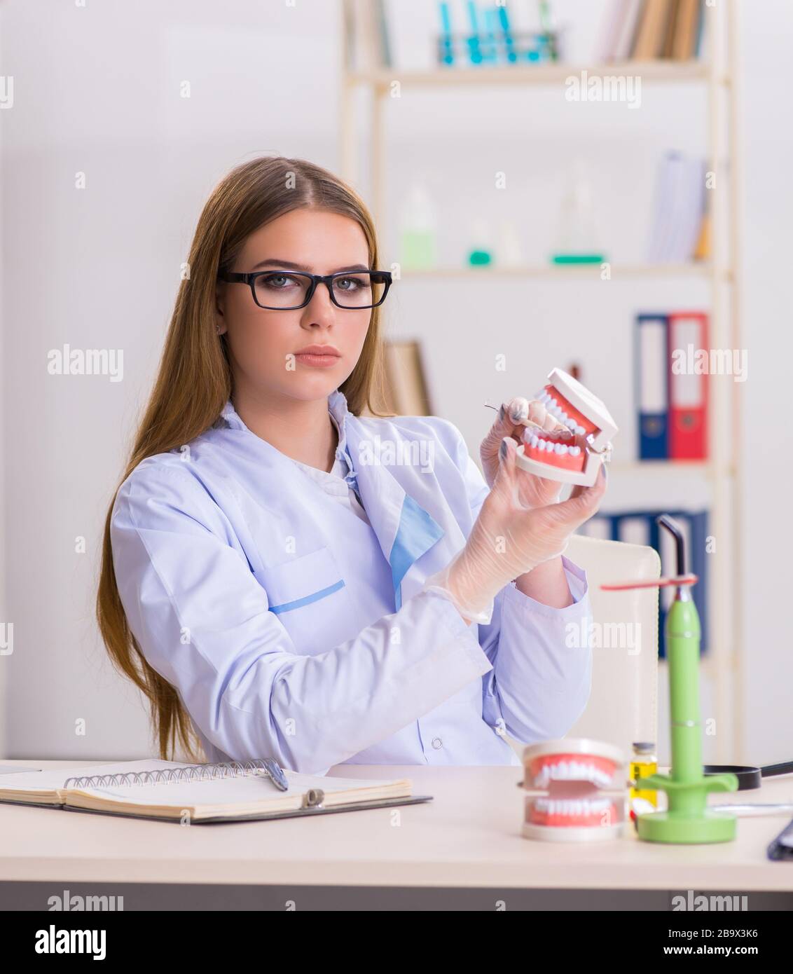 The dentistry student practicing skills in classroom Stock Photo - Alamy