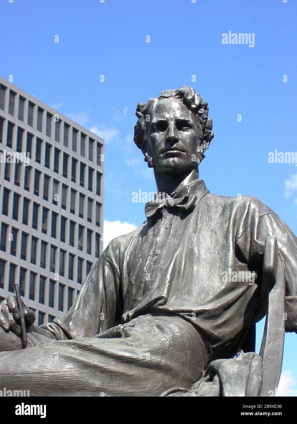 Adam lindsay gordon statue hi-res stock photography and images - Alamy