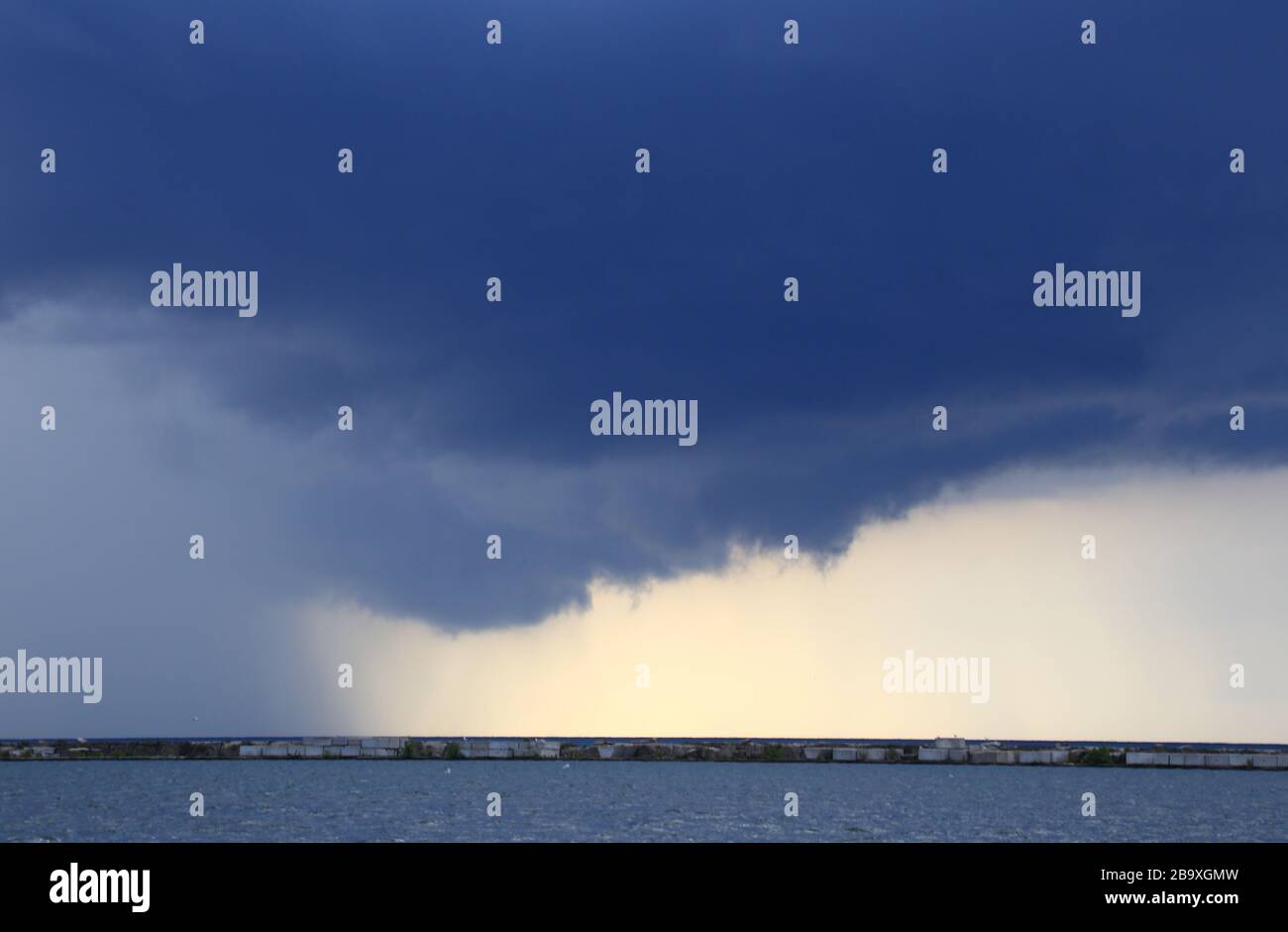 Moving storm hi-res stock photography and images - Alamy