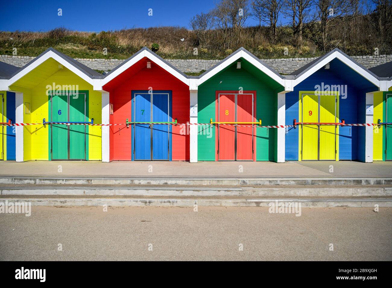 Beach huts barry island hi-res stock photography and images - Alamy