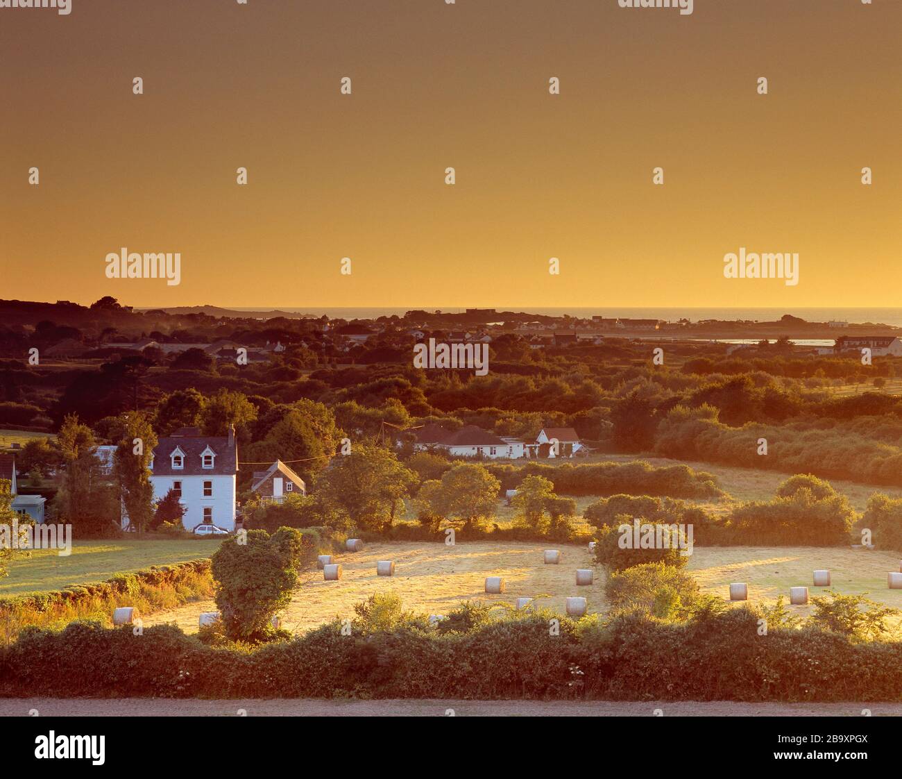 Guernsey farm house hi-res stock photography and images - Alamy