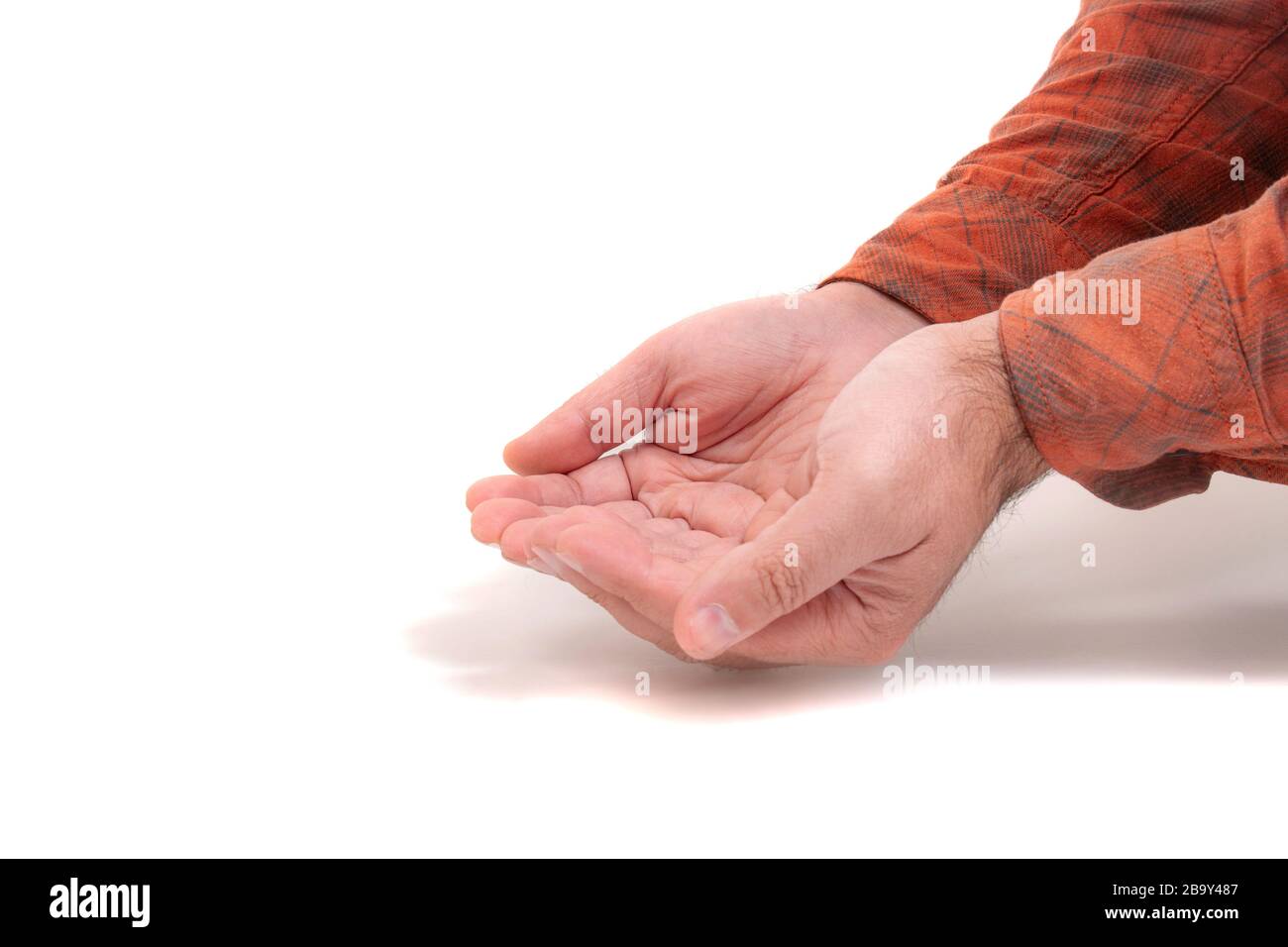 Cupped hands showing something hi-res stock photography and images - Alamy