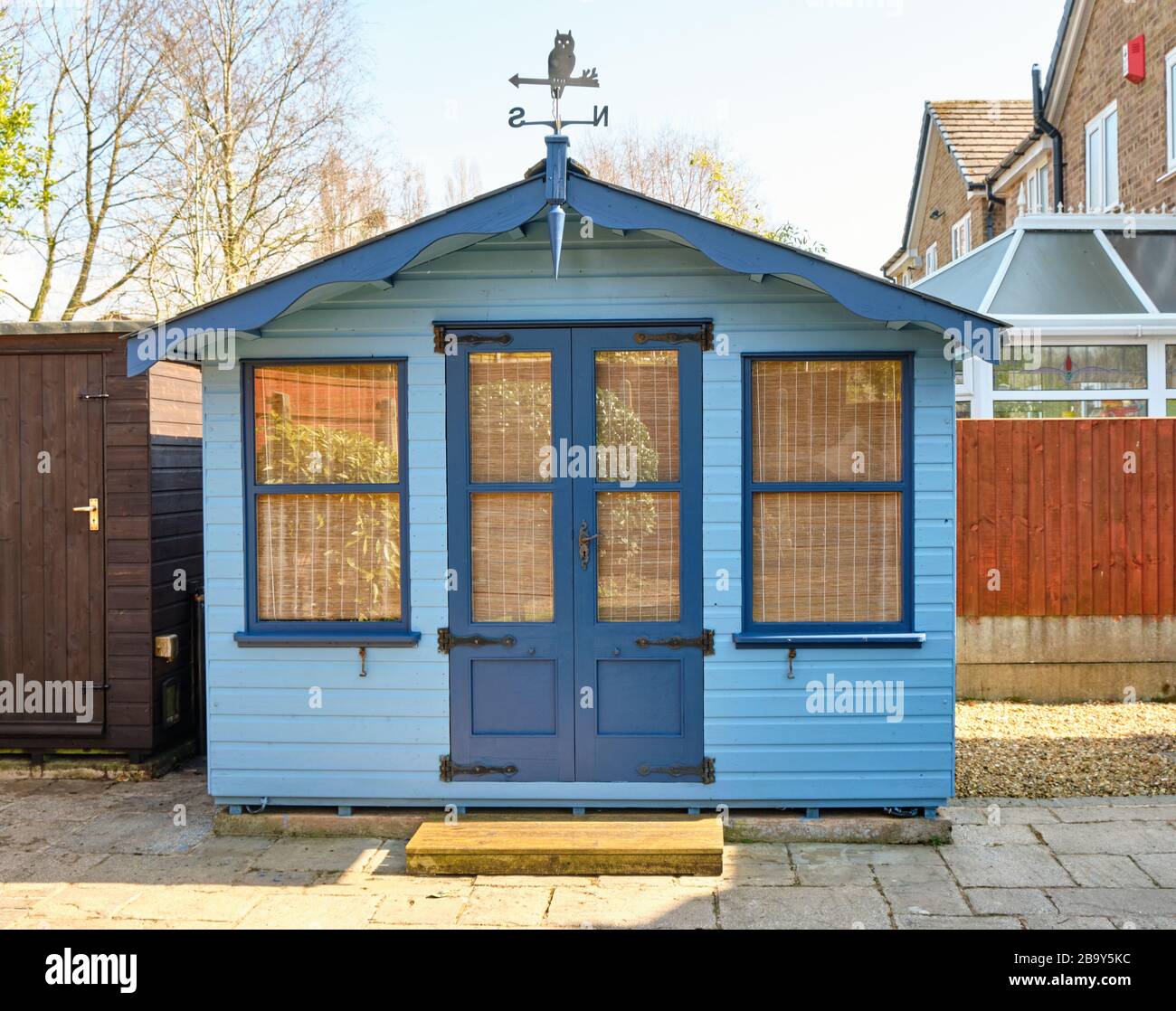 Sunshine and house hi-res stock photography and images - Alamy