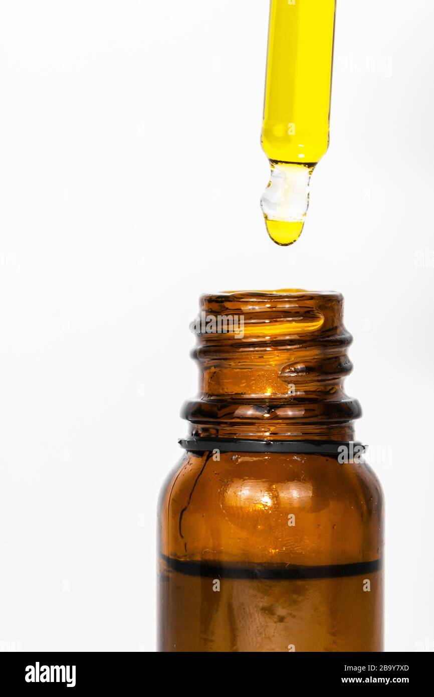 Oil and pipette hi-res stock photography and images - Alamy