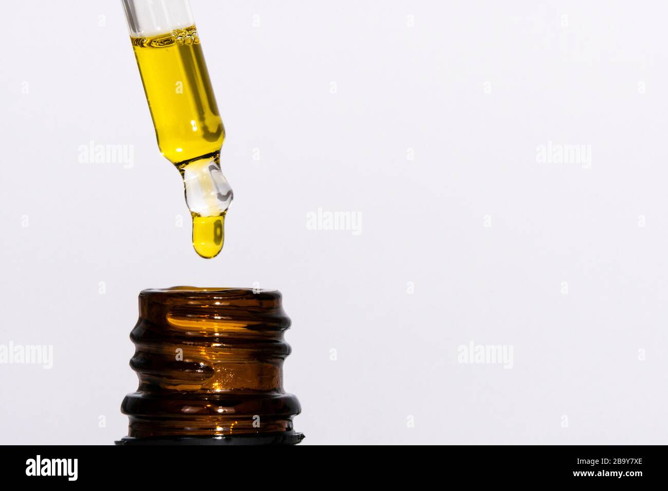 Oil and pipette hi-res stock photography and images - Alamy